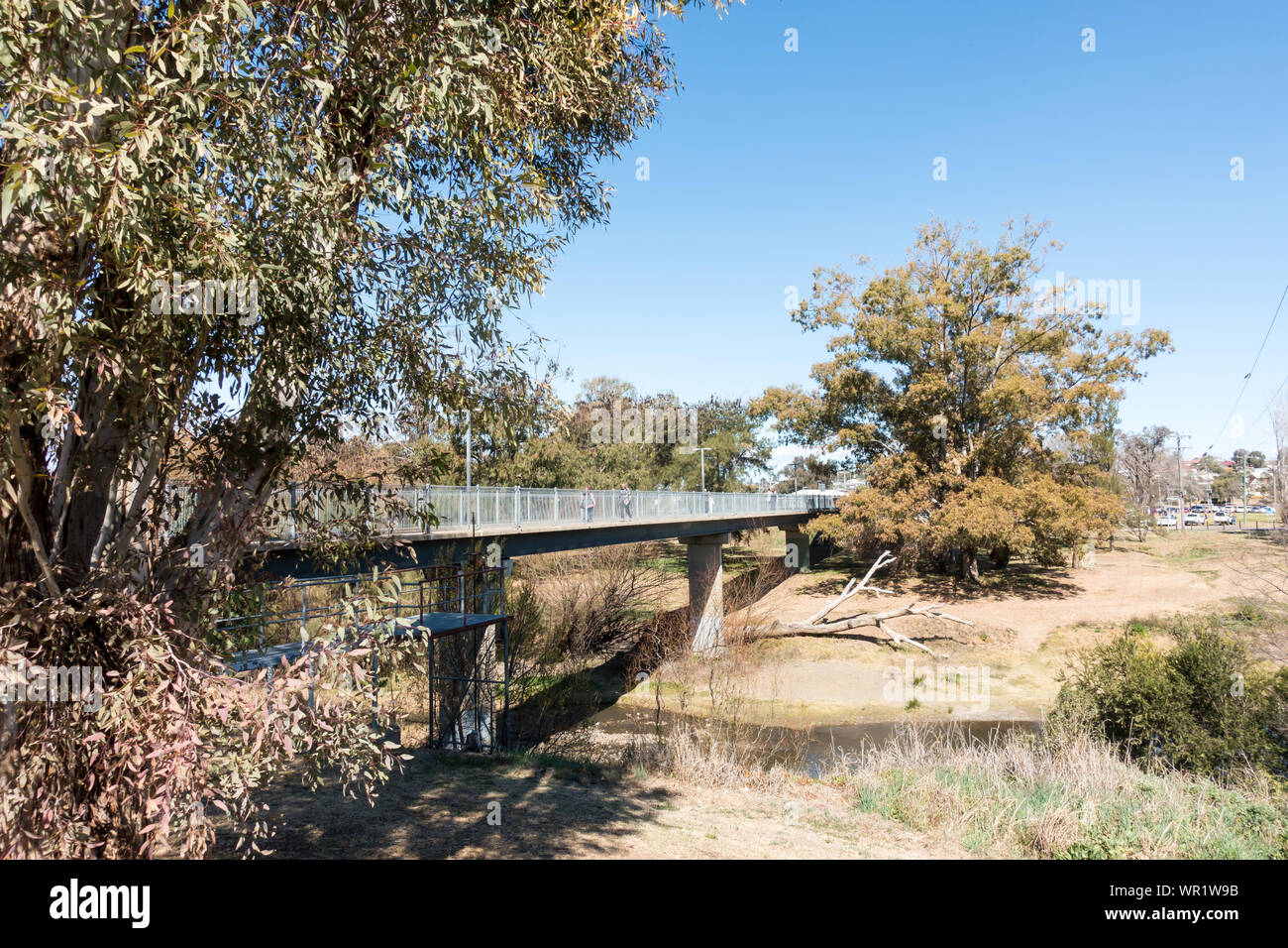 Pedestrian bridge over the Peel River in winter,Tamworth Australia ...