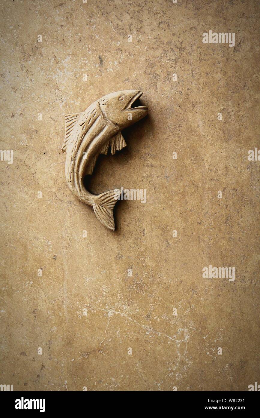 Fish carving hi-res stock photography and images - Alamy