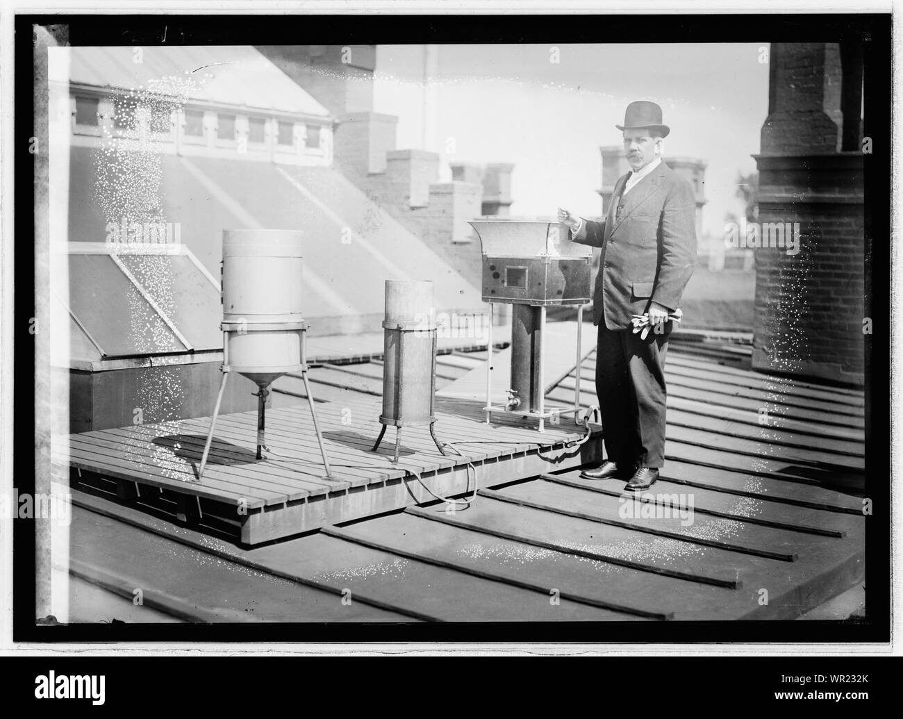 Chief of weather bureau hi-res stock photography and images - Alamy