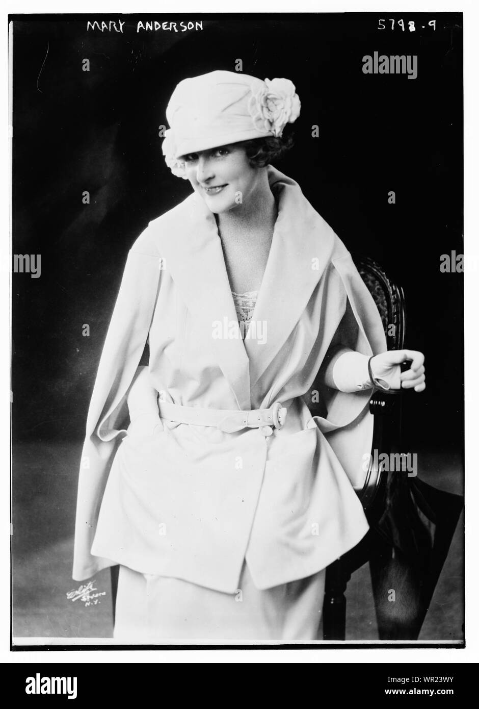 Mary anderson hi-res stock photography and images - Alamy