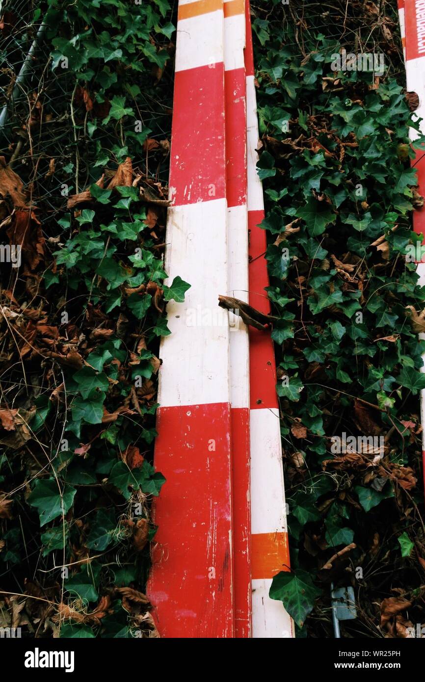 Red striped pole hi-res stock photography and images - Alamy