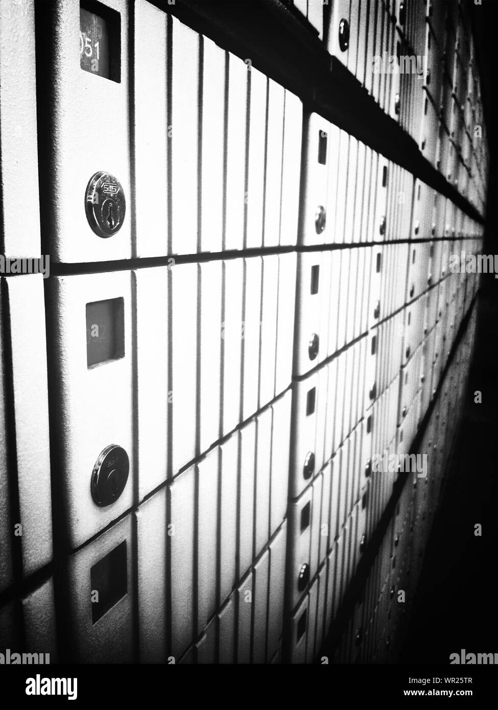 Bank room hi-res stock photography and images - Alamy