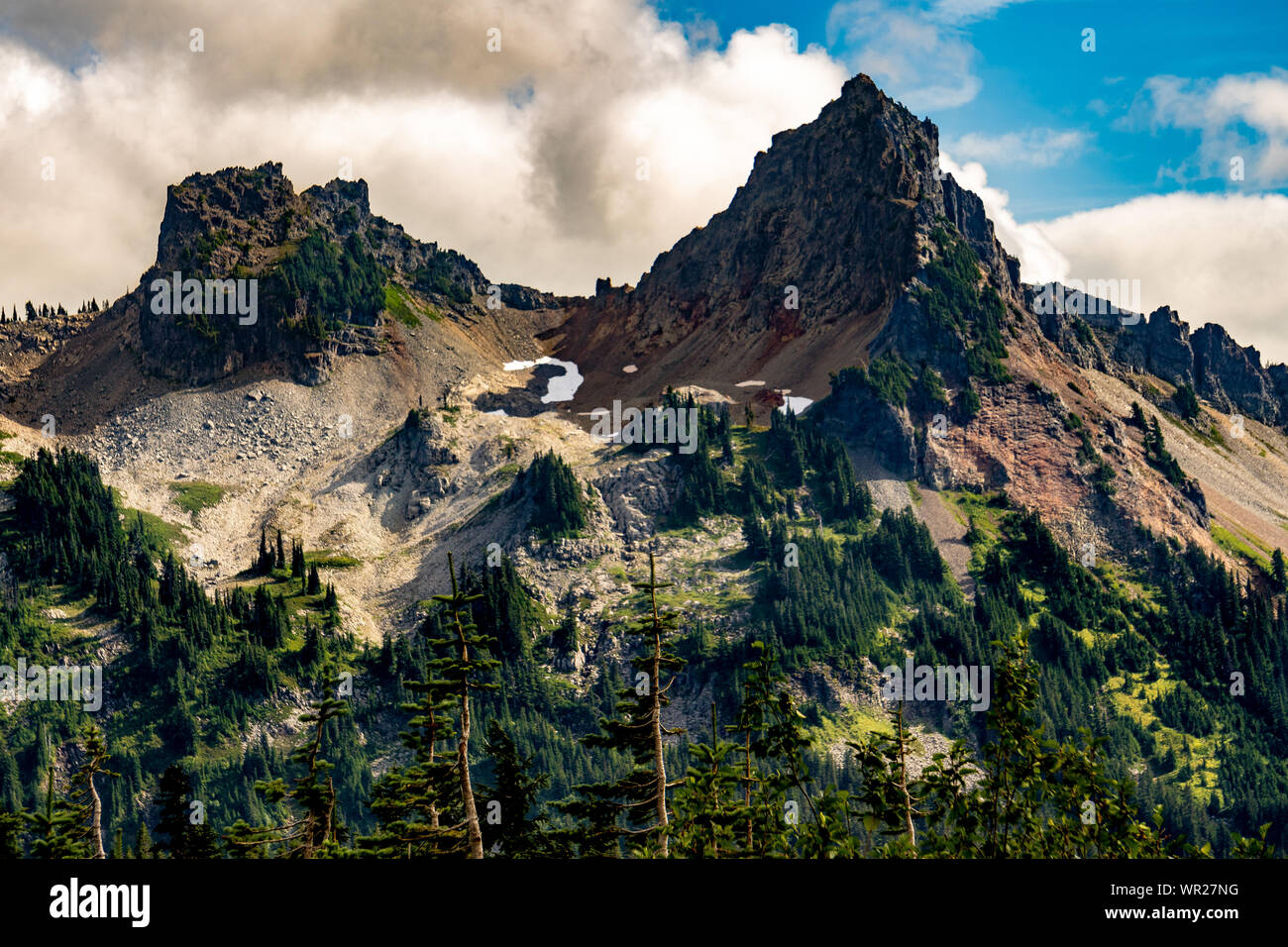 The cascades mountain range hi-res stock photography and images - Alamy