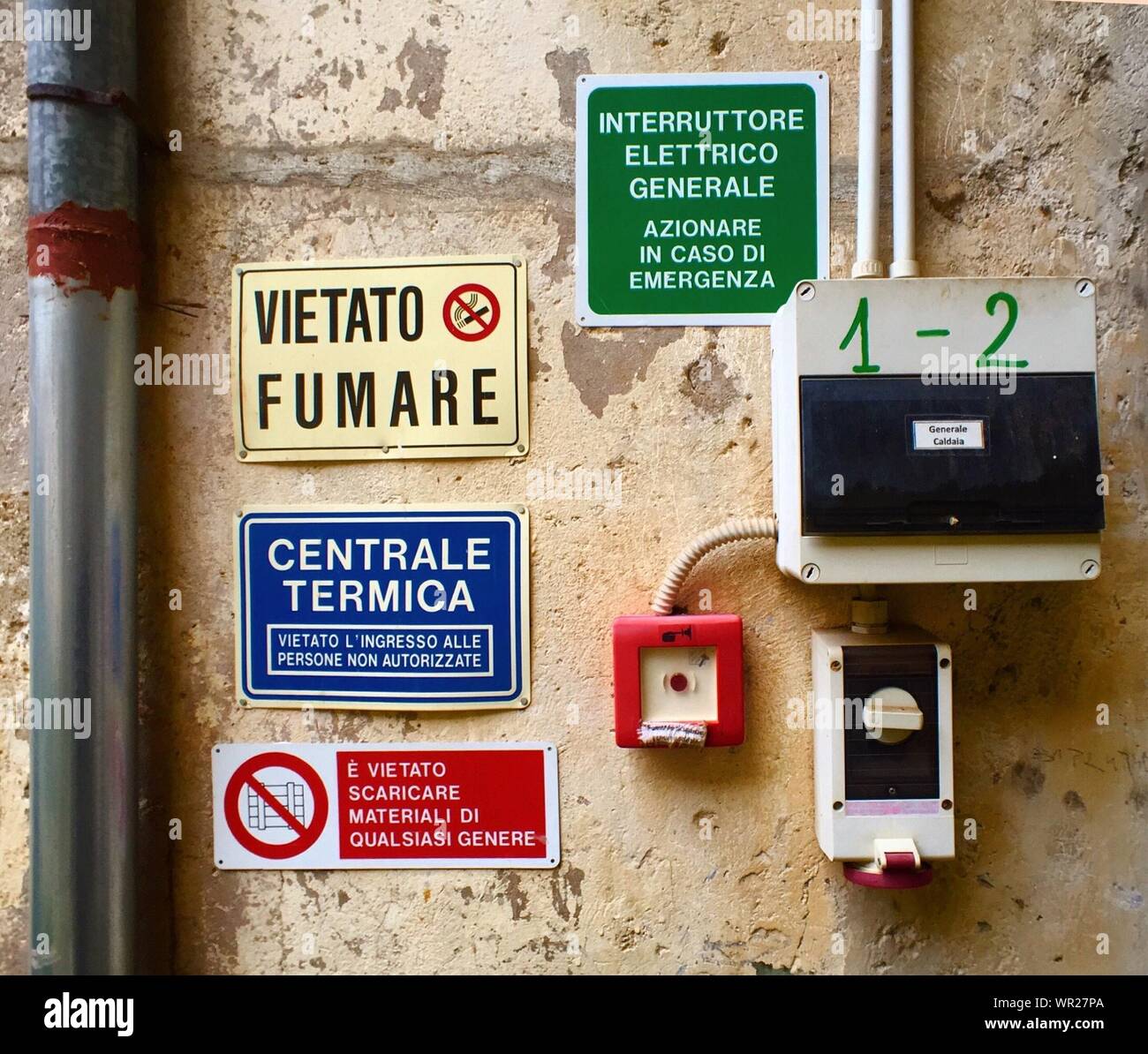 Fuse boxes hi-res stock photography and images - Alamy