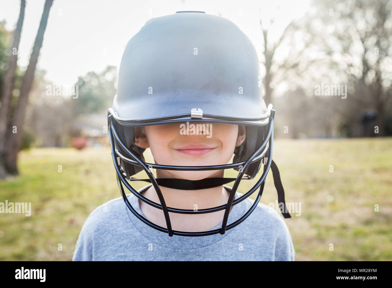 Child with a baseball hi-res stock photography and images - Alamy