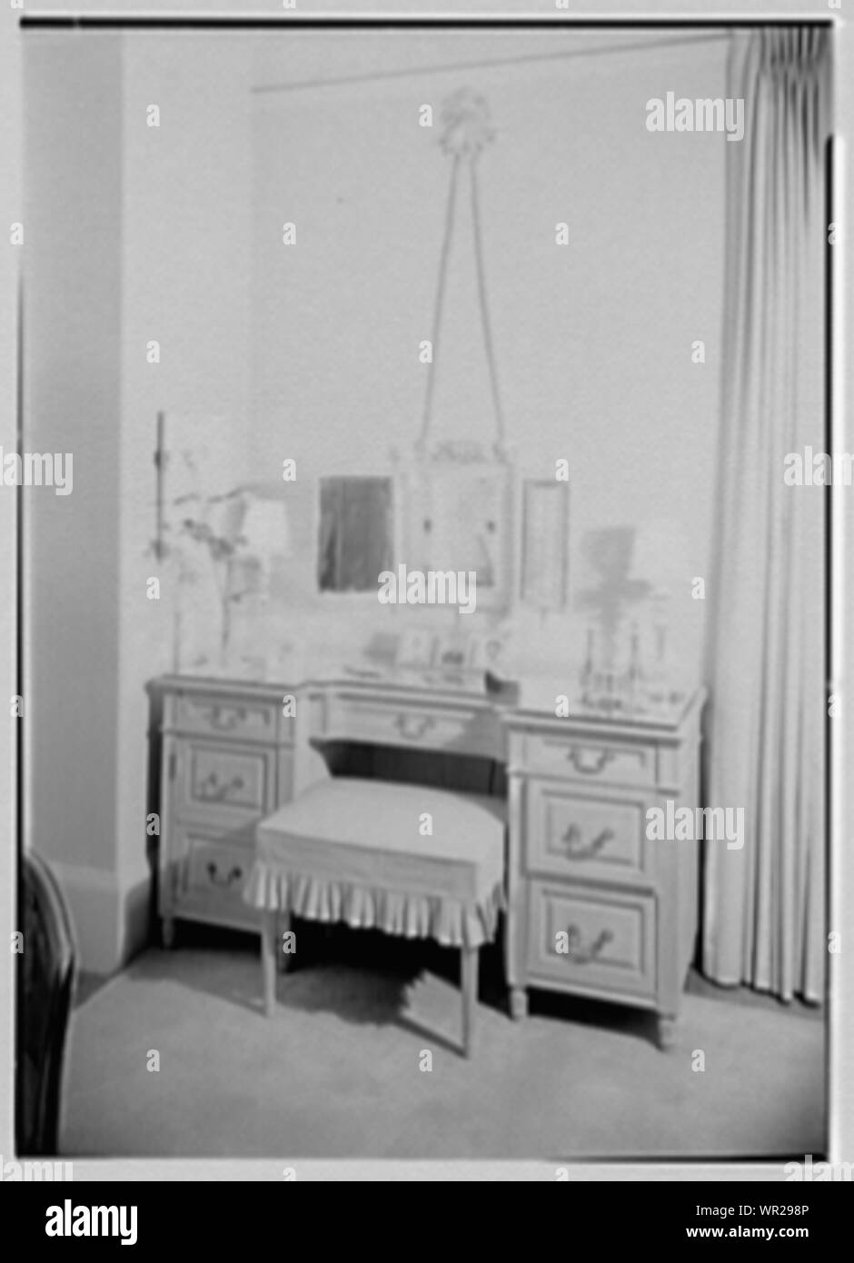 Mary Martin (Mrs. Richard Halliday), residence at 1022 5th Ave., New ...