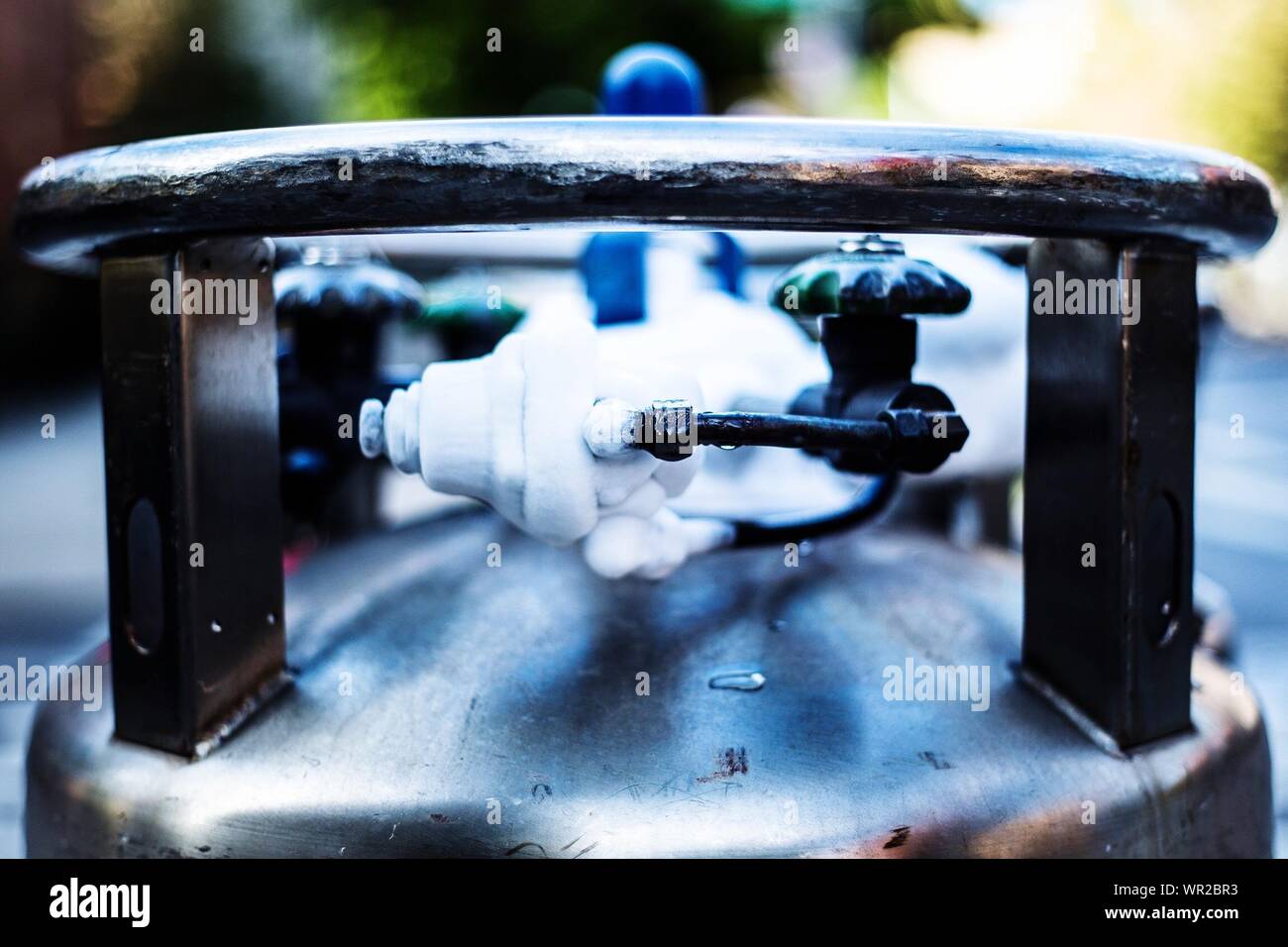 Wet gas tank hi-res stock photography and images - Alamy