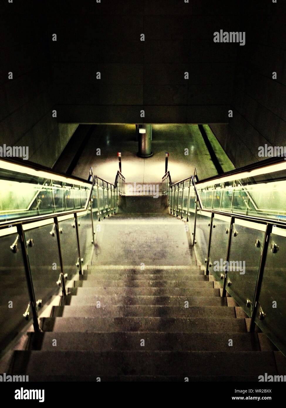 Steps platform hi-res stock photography and images - Alamy