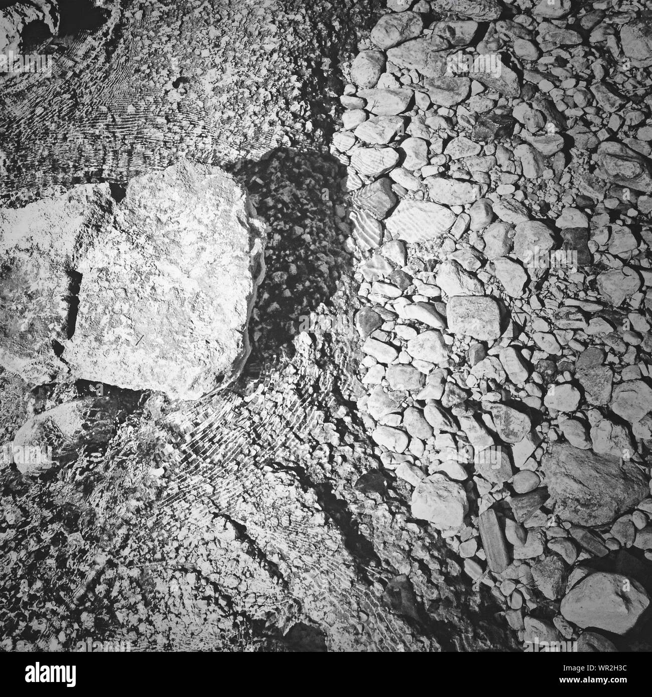 Clean rocks hi-res stock photography and images - Alamy