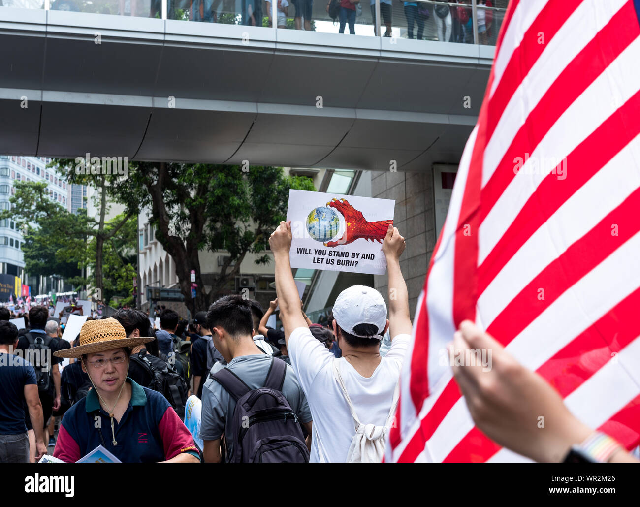 Placards human rights hi-res stock photography and images - Alamy