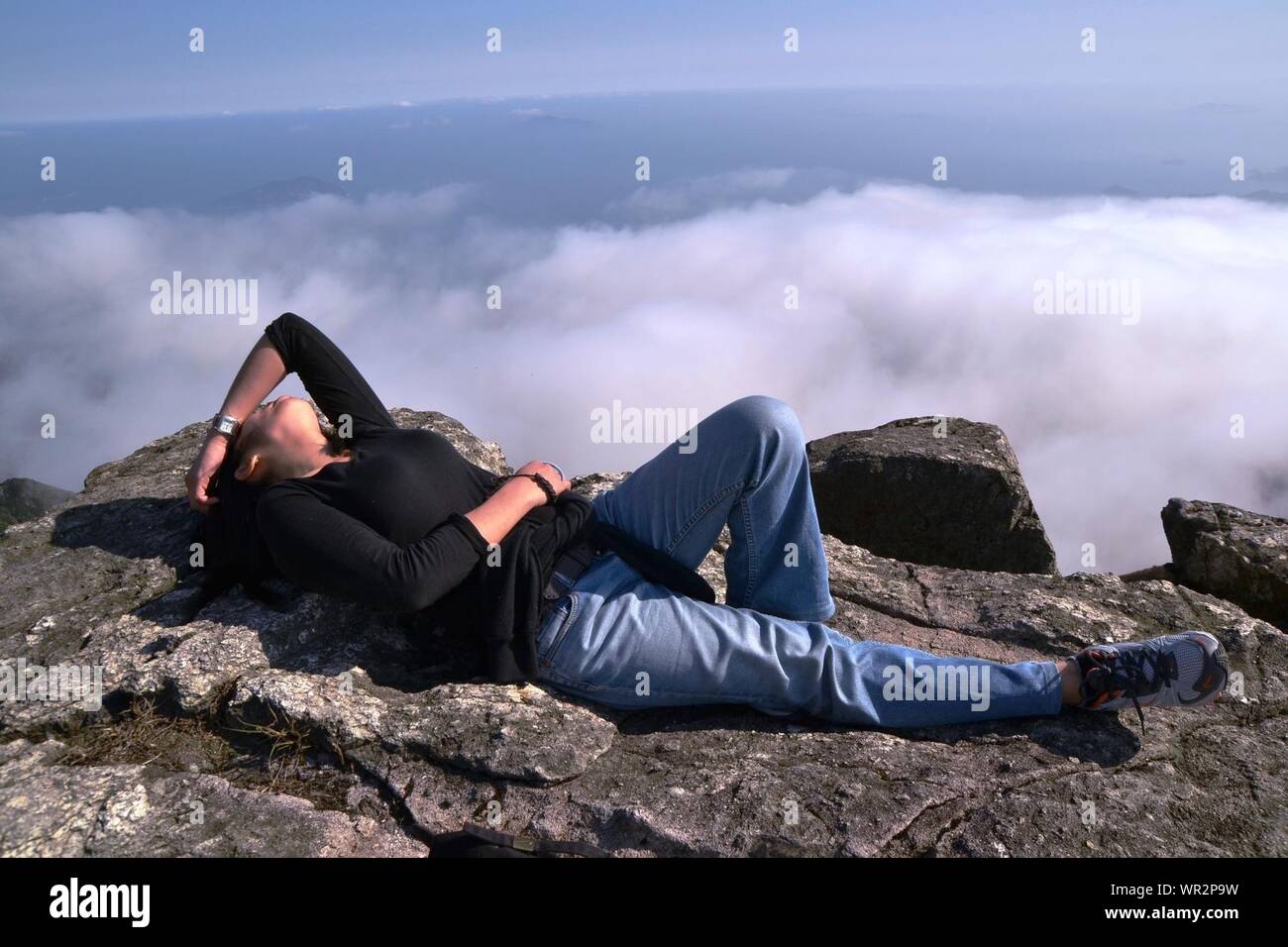 Sleeping on rocks hi-res stock photography and images - Alamy