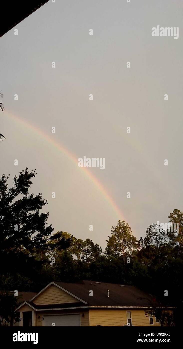 House and rainbow hi-res stock photography and images - Alamy