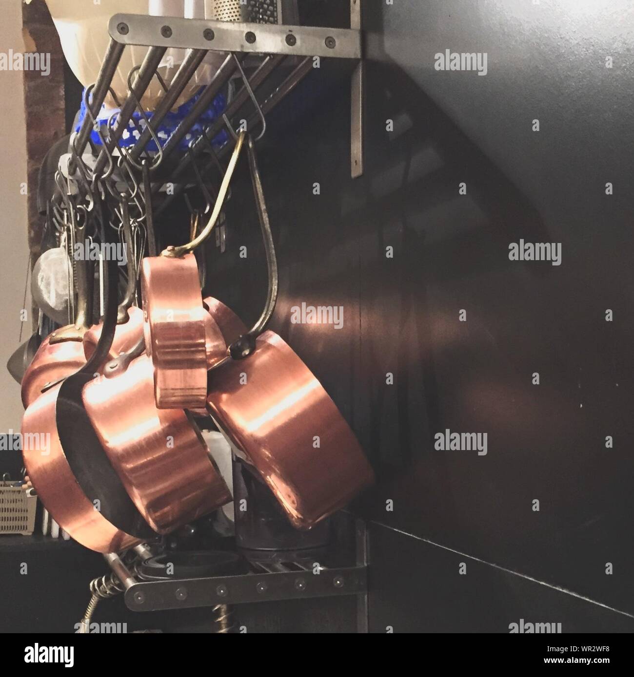 Copper pots kitchen hi-res stock photography and images - Alamy