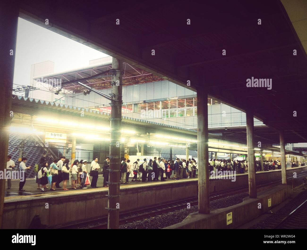 Crowd on platform hi-res stock photography and images - Alamy