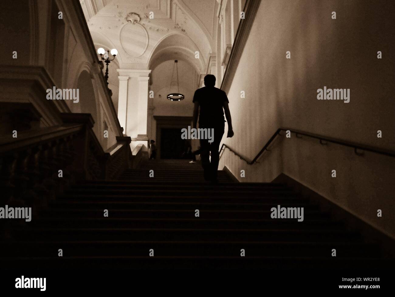 Man moving house hi-res stock photography and images - Alamy