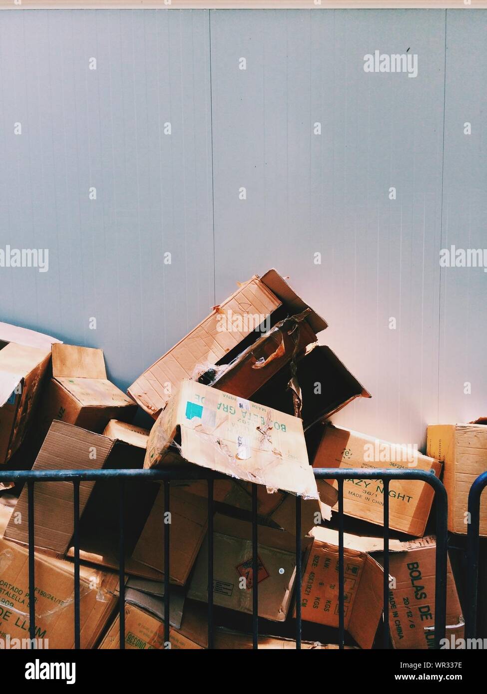 Abandoned boxes hi-res stock photography and images - Alamy