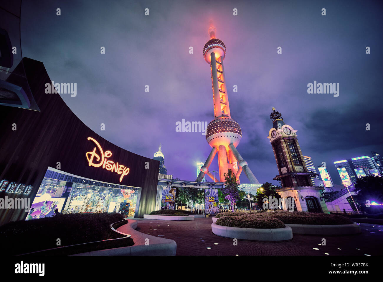 Disney images hi-res stock photography and images - Alamy