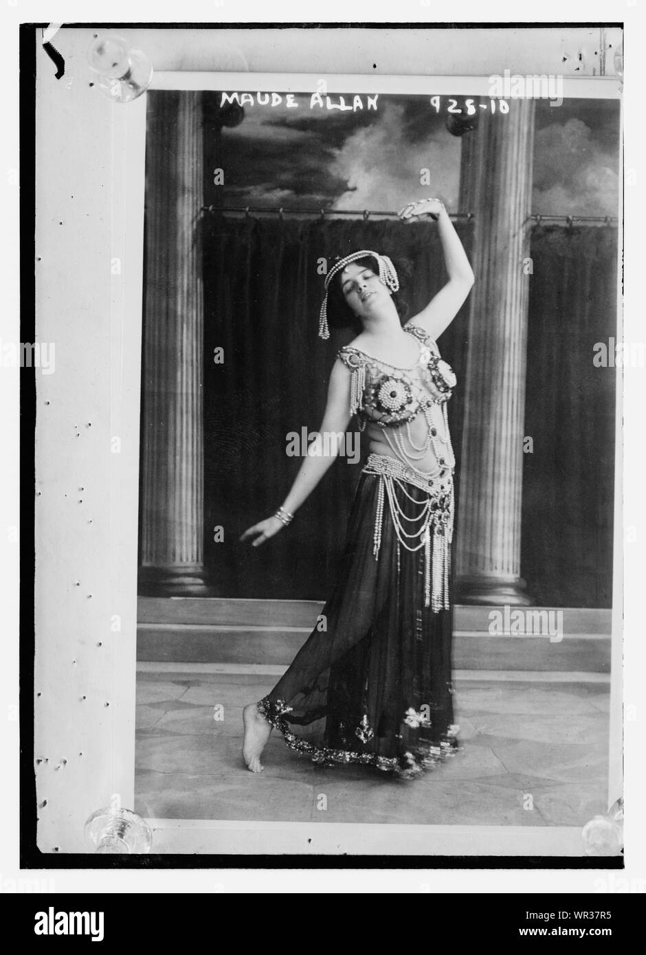 Actress-dancer Maude Allan as Salomé, circa 1906–1910s; a publicity ...