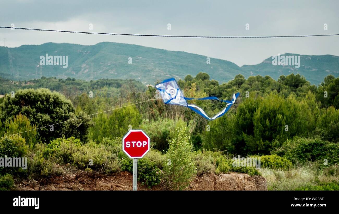 Stop flying hi-res stock photography and images - Alamy