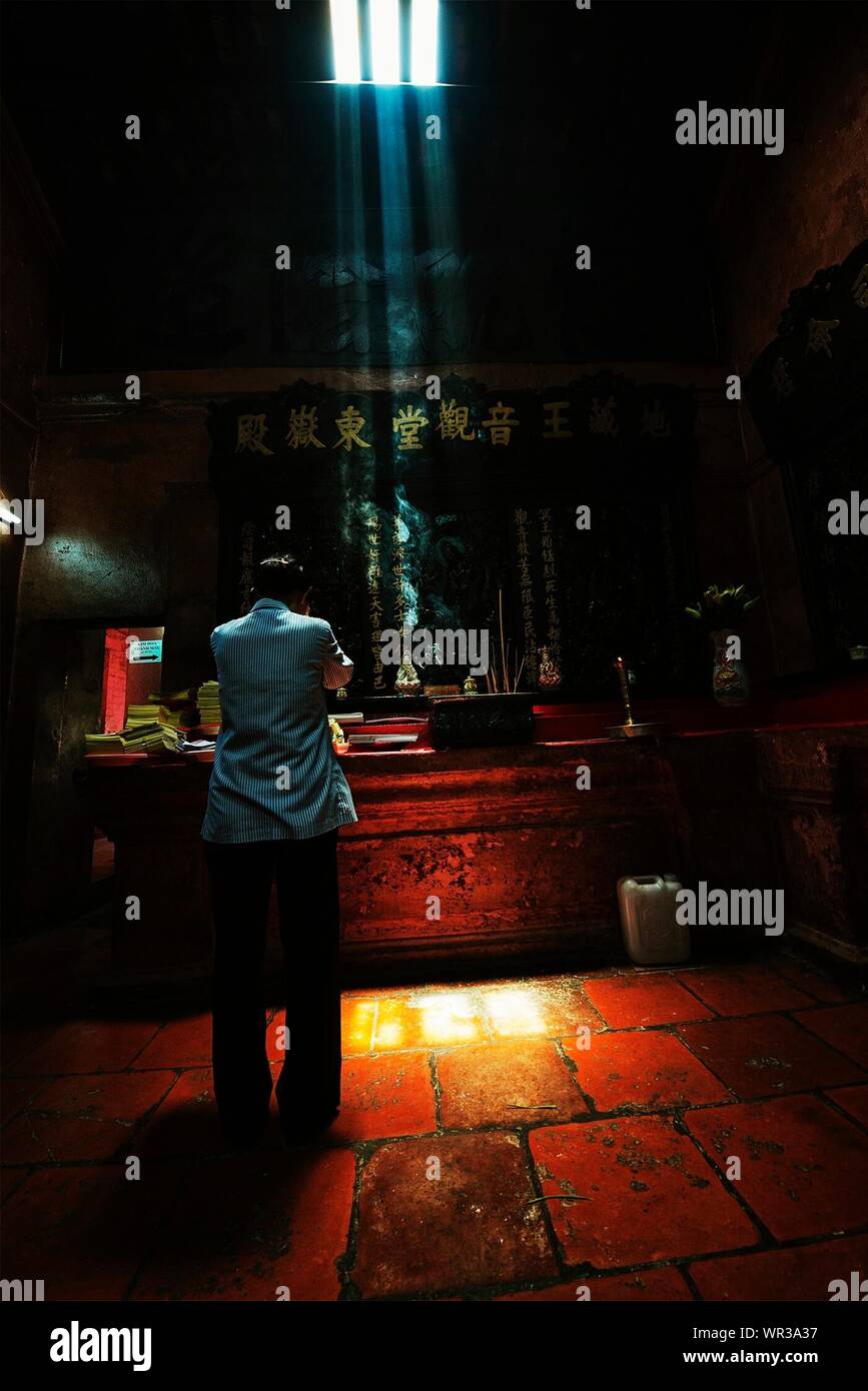 Man in temple hi-res stock photography and images - Alamy