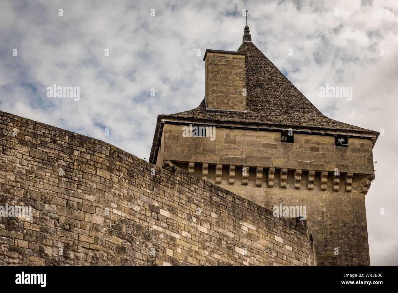 Castelnaud rampart and tower Stock Photo - Alamy