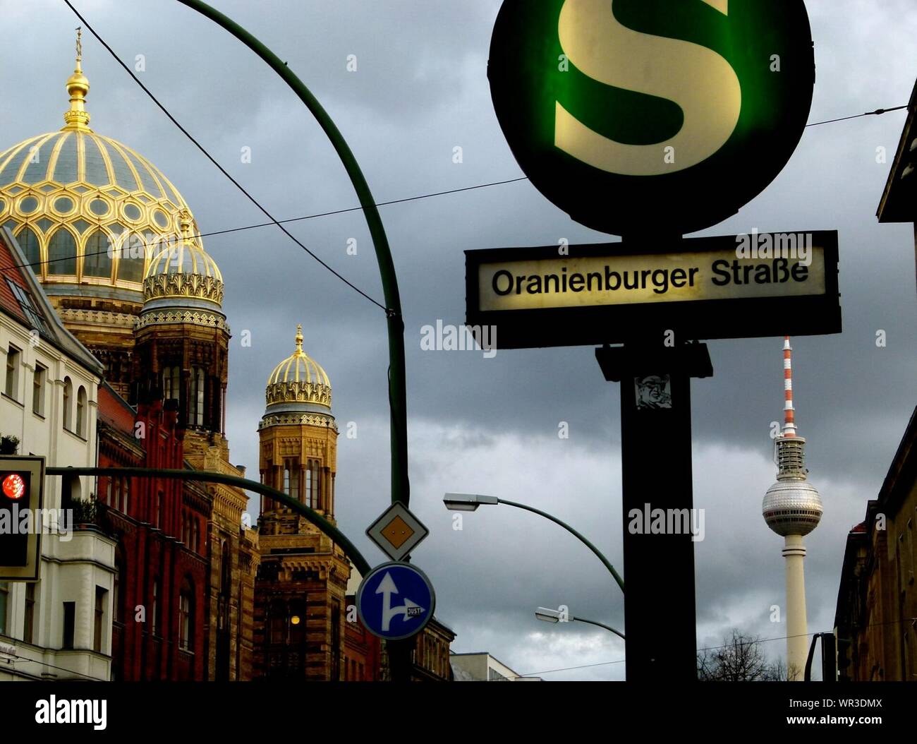 Subway Stop Sign High Resolution Stock Photography and Images - Alamy