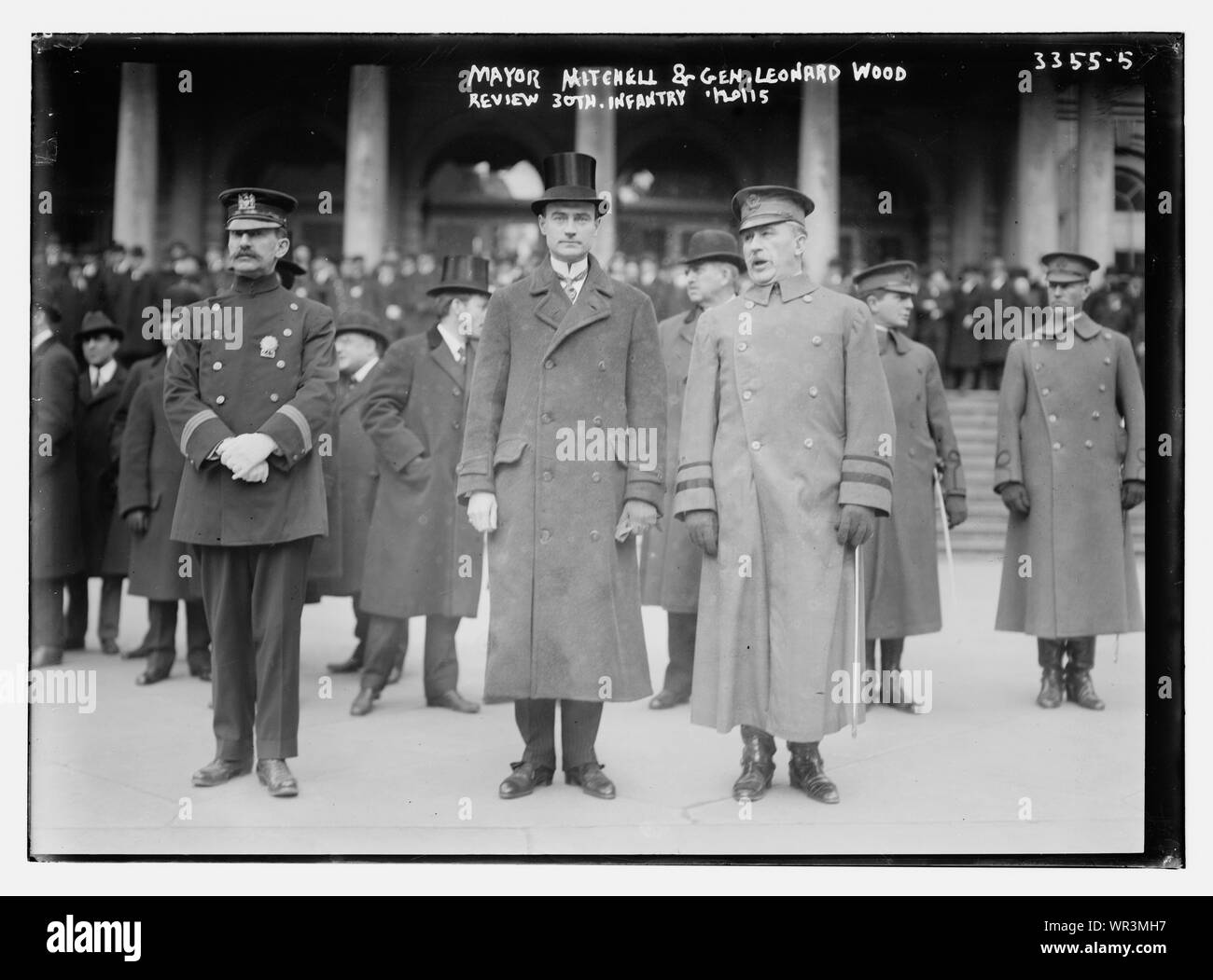 Mayor Mitchell [i.e., Mitchel] & Gen. Leonard Wood review 30th Infantry ...