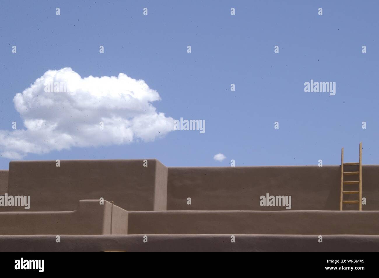 Adobe building hi-res stock photography and images - Alamy