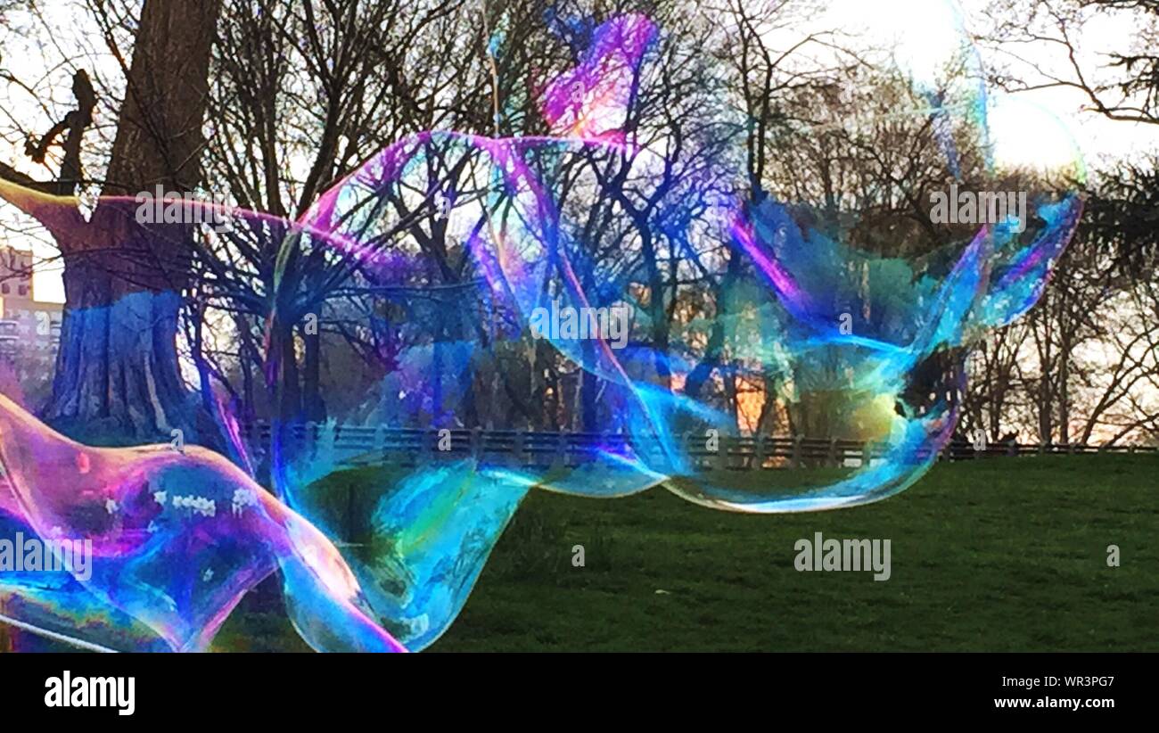 Very large bubbles hi-res stock photography and images - Alamy