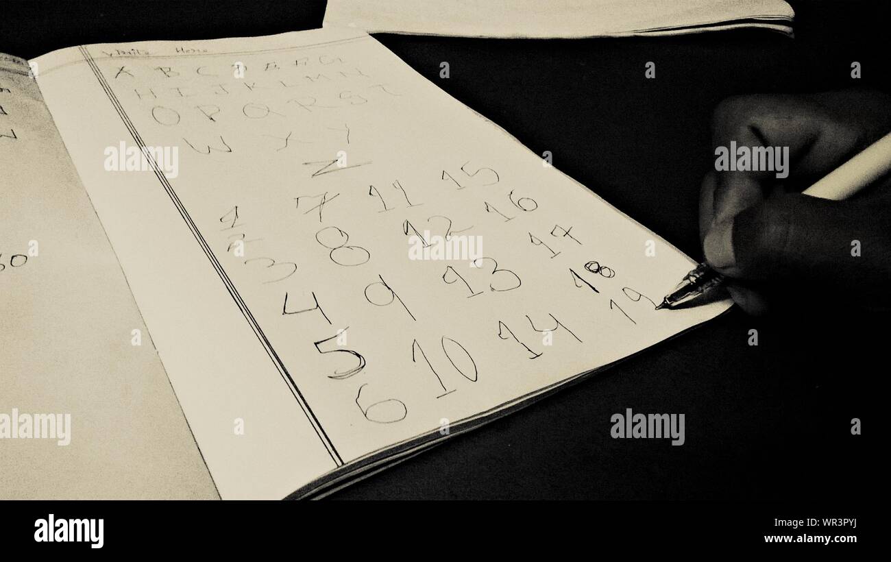 Note person hi-res stock photography and images - Alamy