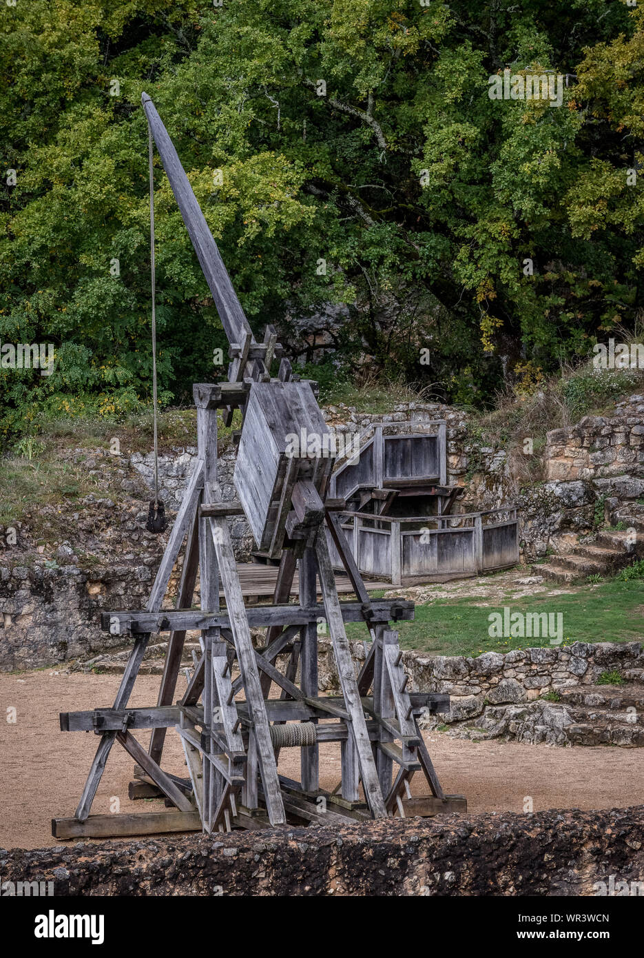 Medieval weapons of war hi-res stock photography and images - Alamy
