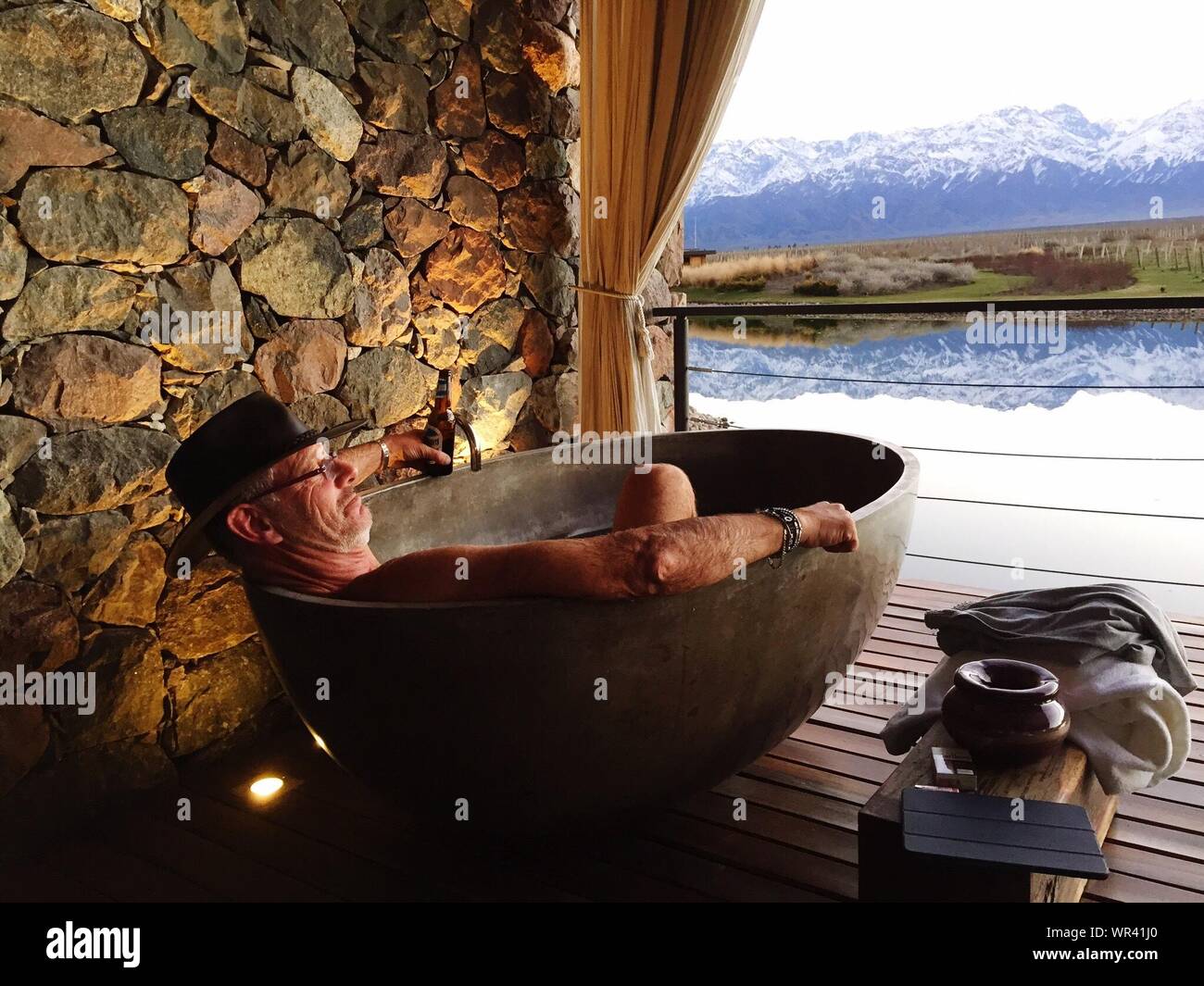 Men spa hi-res stock photography and images - Alamy