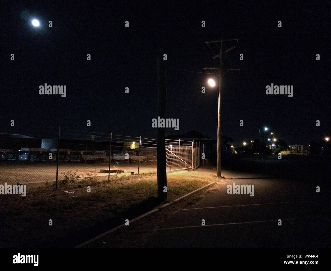 Empty car park hi-res stock photography and images - Alamy