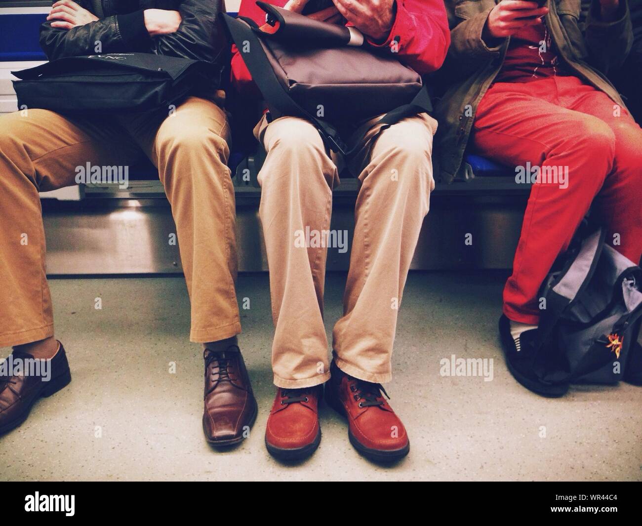 Side by side people hi-res stock photography and images - Alamy