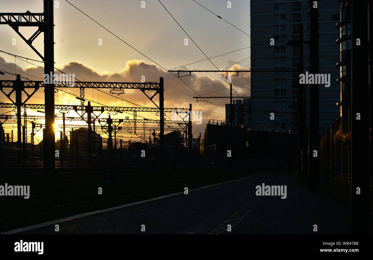 Traction wire hi-res stock photography and images - Alamy