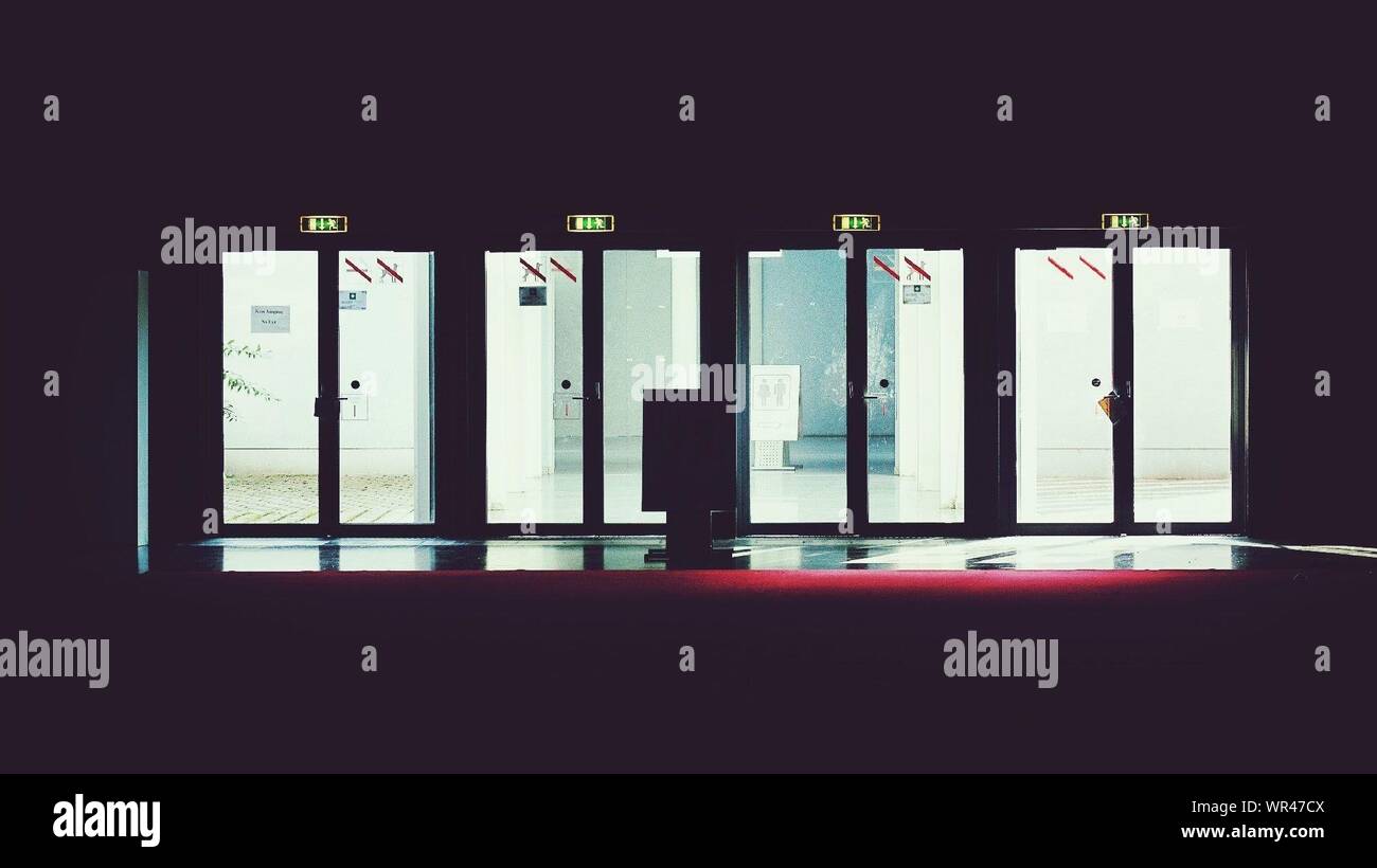 Mall Entrance Doors High Resolution Stock Photography and Images - Alamy