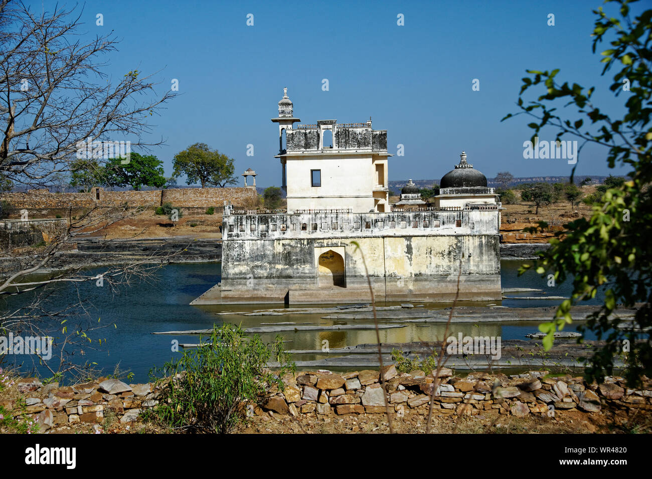 Queen Padmini palace in lake Stock Photo - Alamy