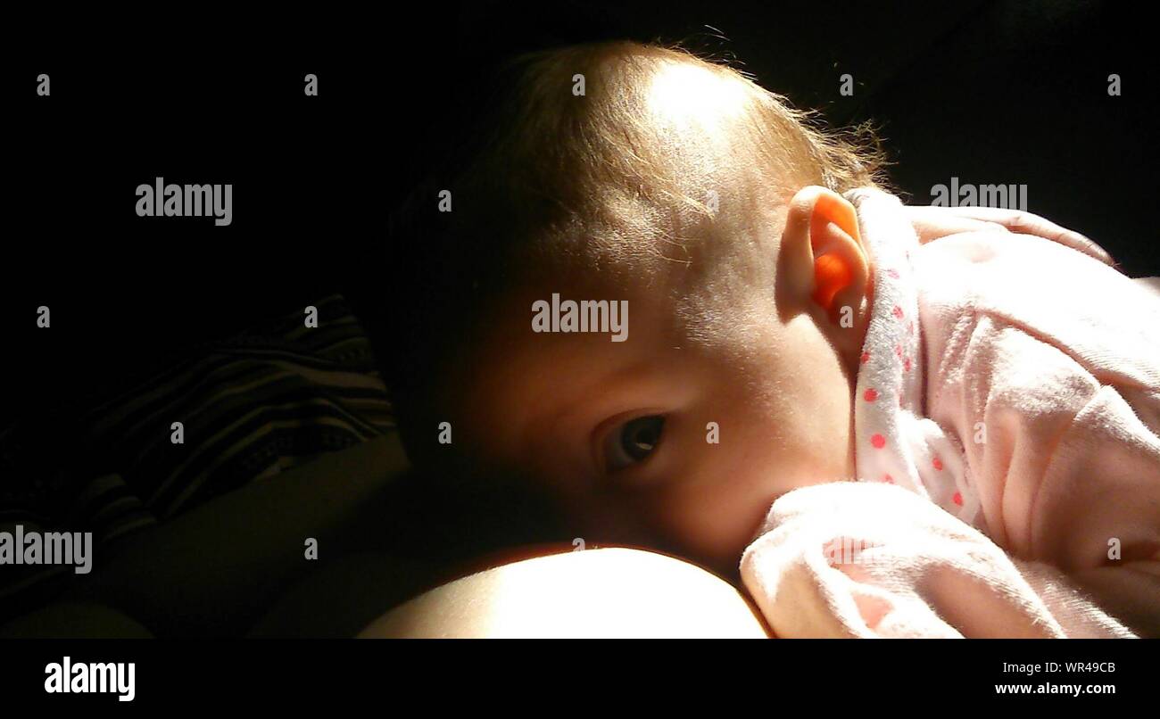 Sunlight baby hi-res stock photography and images - Alamy