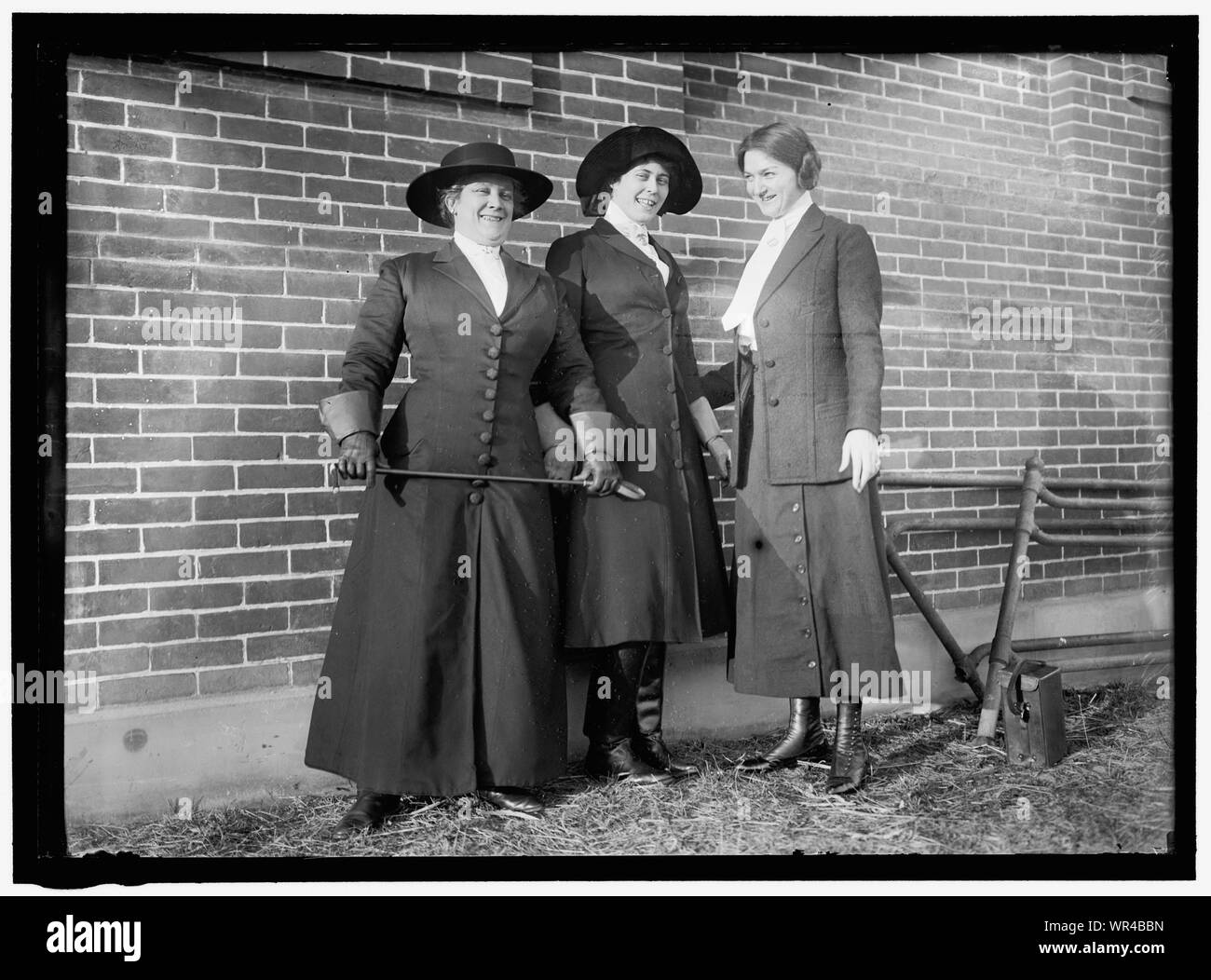 McLENNAN, MRS. R.M., BURLESON, MRS. R.C. SUFFRAGIST Stock Photo - Alamy