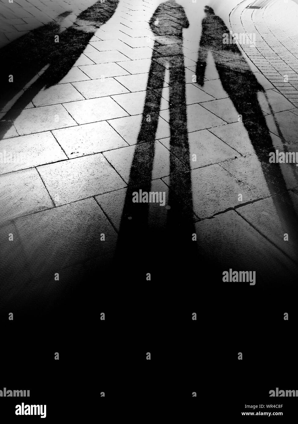 Shadow night street hi-res stock photography and images - Alamy