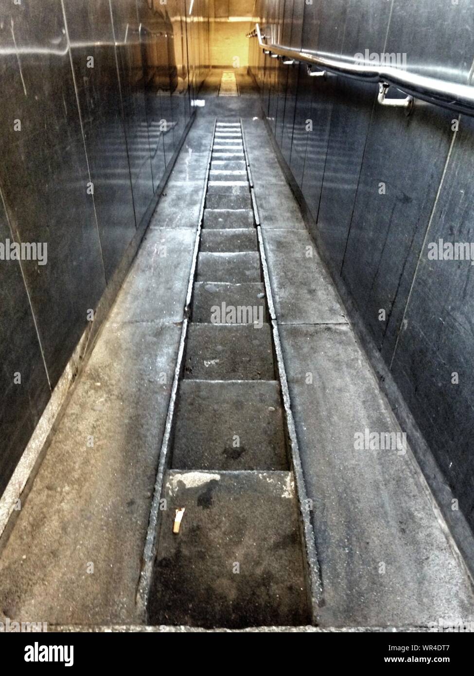 Elevated ramp hi-res stock photography and images - Alamy