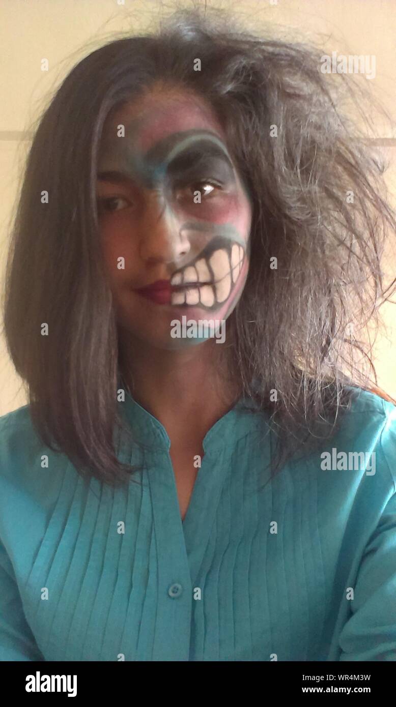 Scary woman hi-res stock photography and images - Alamy