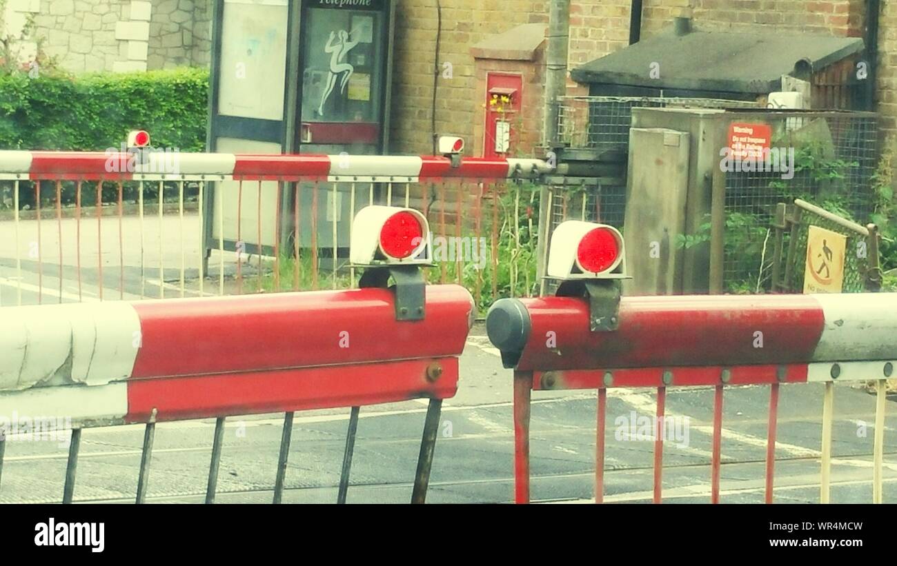 Barricade lights hi-res stock photography and images - Alamy