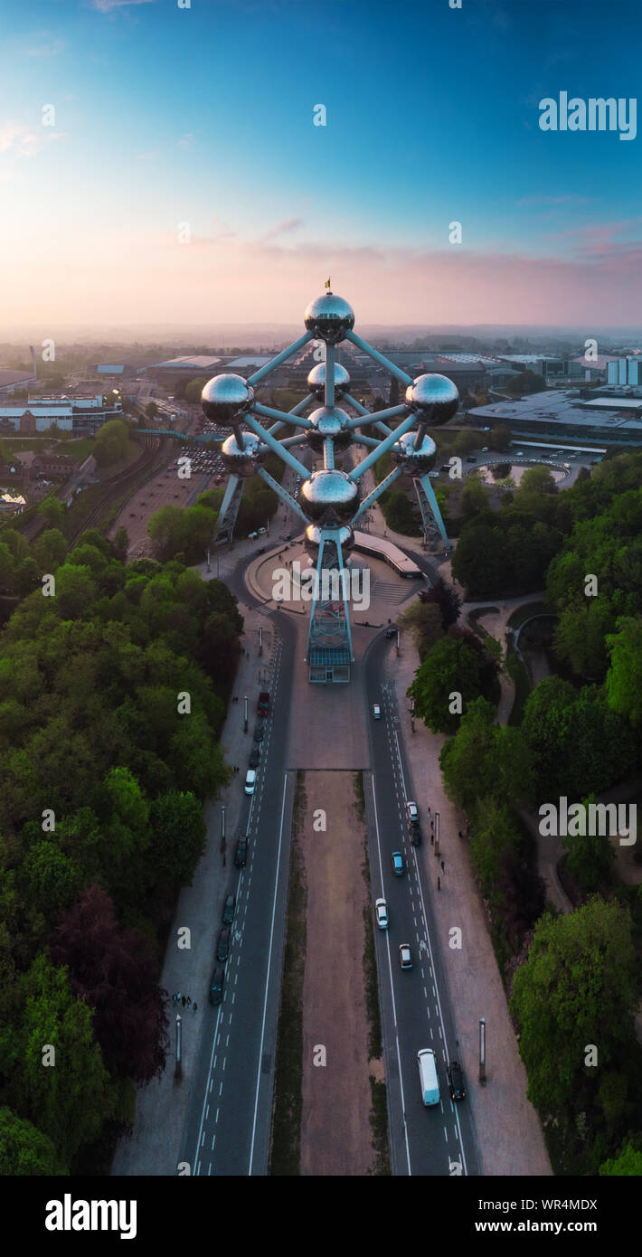 World famous landmark atomium hi-res stock photography and images - Alamy