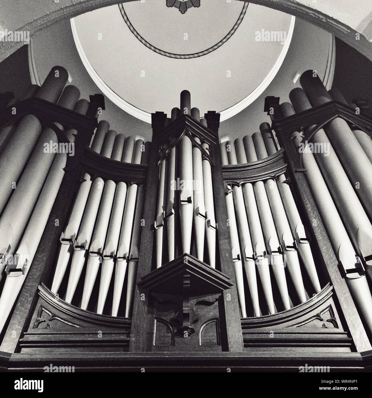 Musical organs hi-res stock photography and images - Alamy