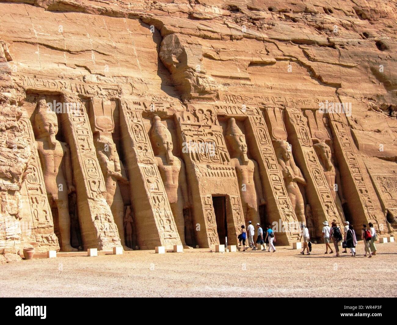 Temples of abu simbel hi-res stock photography and images - Alamy