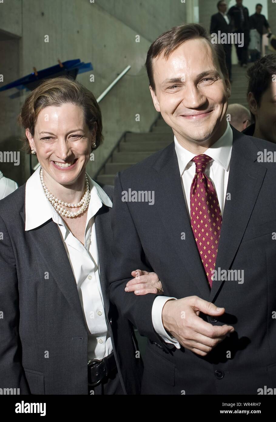 21.03.2010 Warsaw, Poland. Pictured: Radoslaw Sikorski and his wife ...