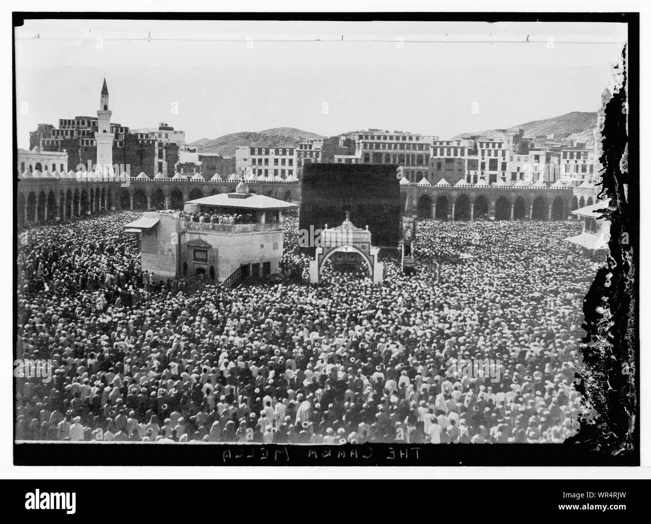 Mecca, ca. 1910. Bird's-eye view of Kaaba crowded w/pilgrims Stock ...