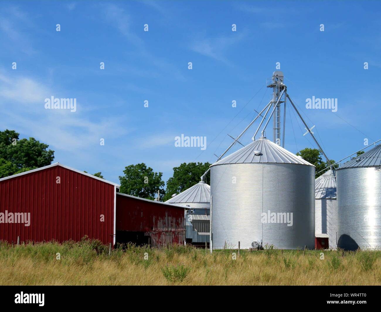 Silos and barn hi-res stock photography and images - Alamy