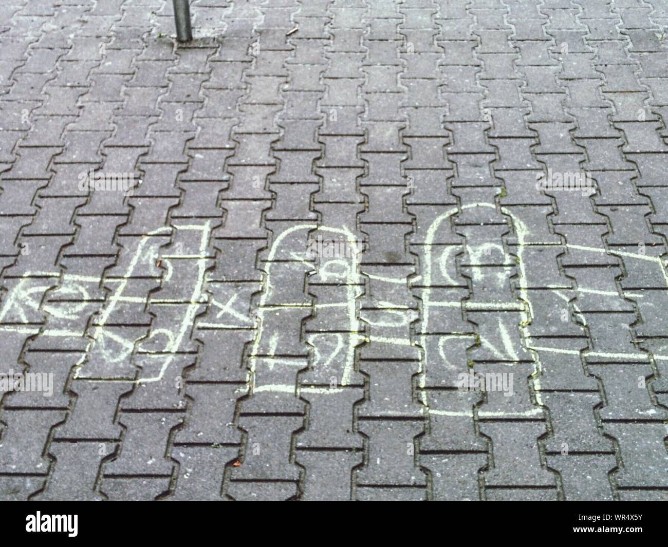 Hopscotch chalk hi-res stock photography and images - Alamy